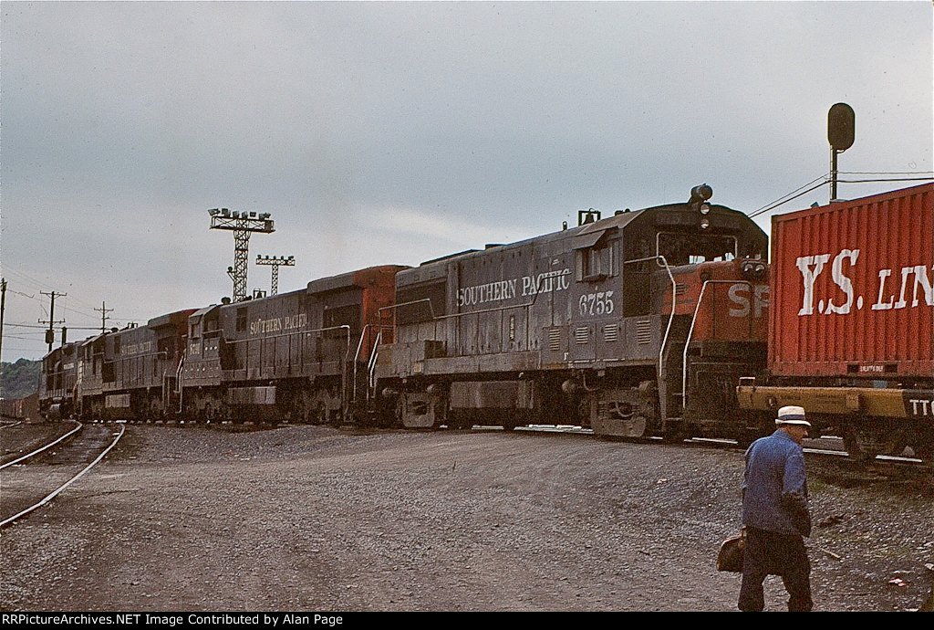 SP U25B 6755 and U33C's 8740 and 8791